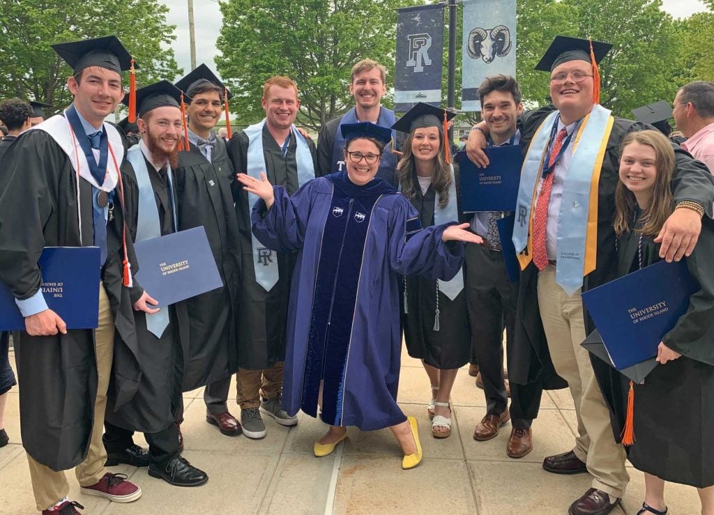 Gretchen Macht and ISE students small – College of Engineering