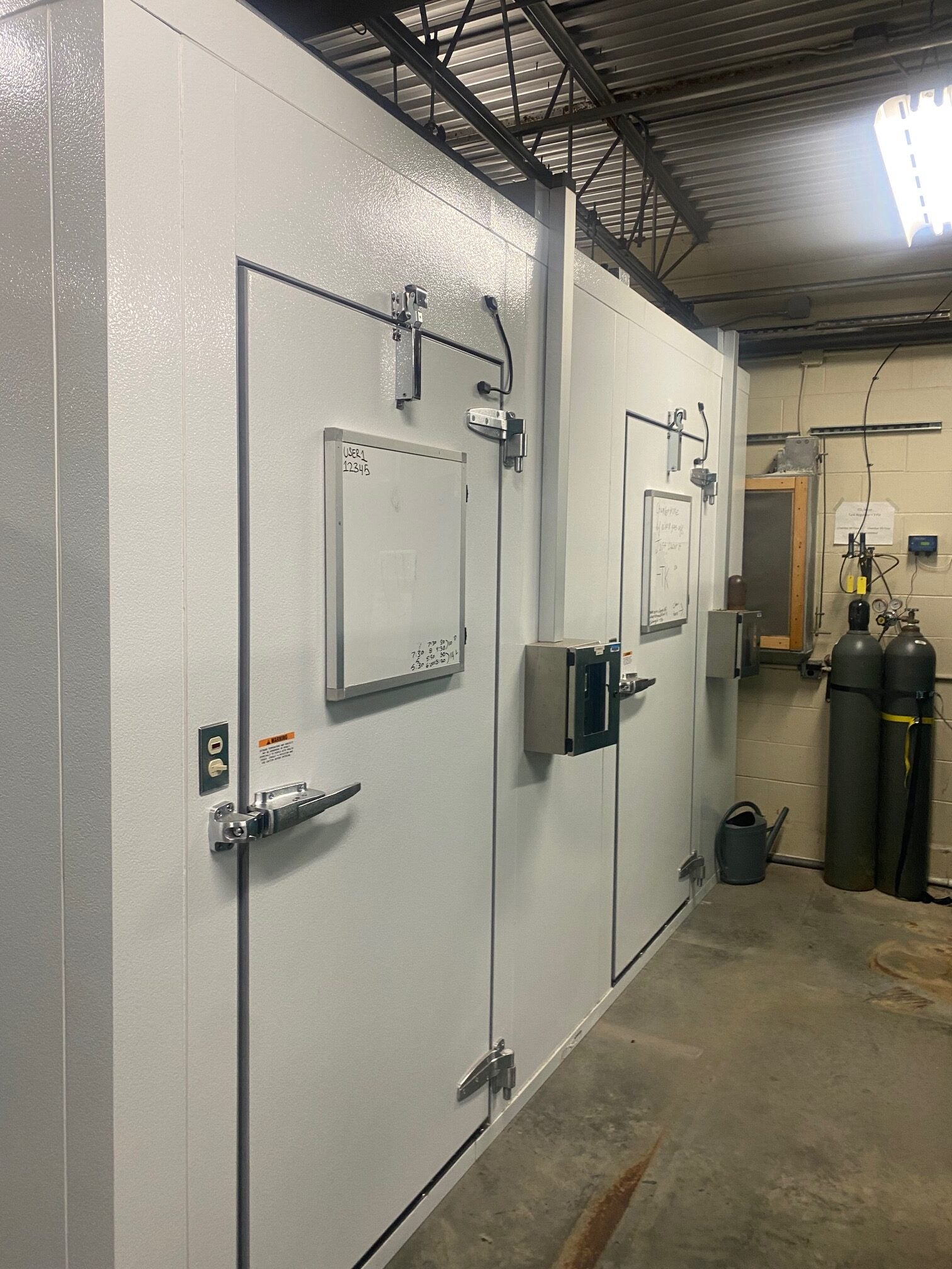 Growth Chamber Facility – URI Greenhouse and Horridge Conservatory