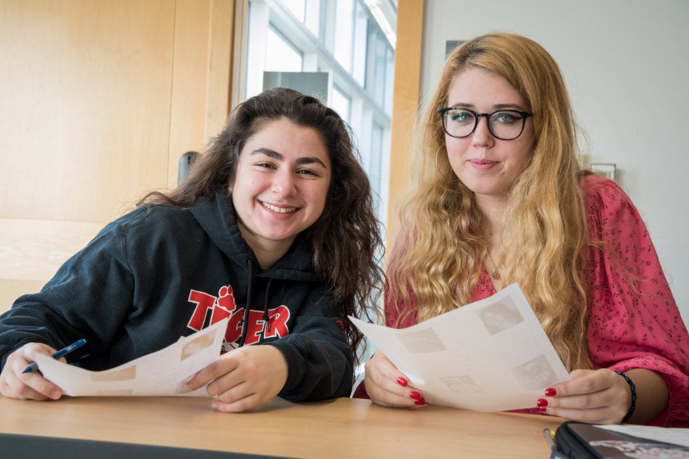 Arabic Calligraphy and Letter Art Prize Winners – Modern and Classical ...