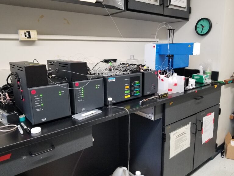 Astoria-Pacific nutrient analyzer – Marine Science Research Facility
