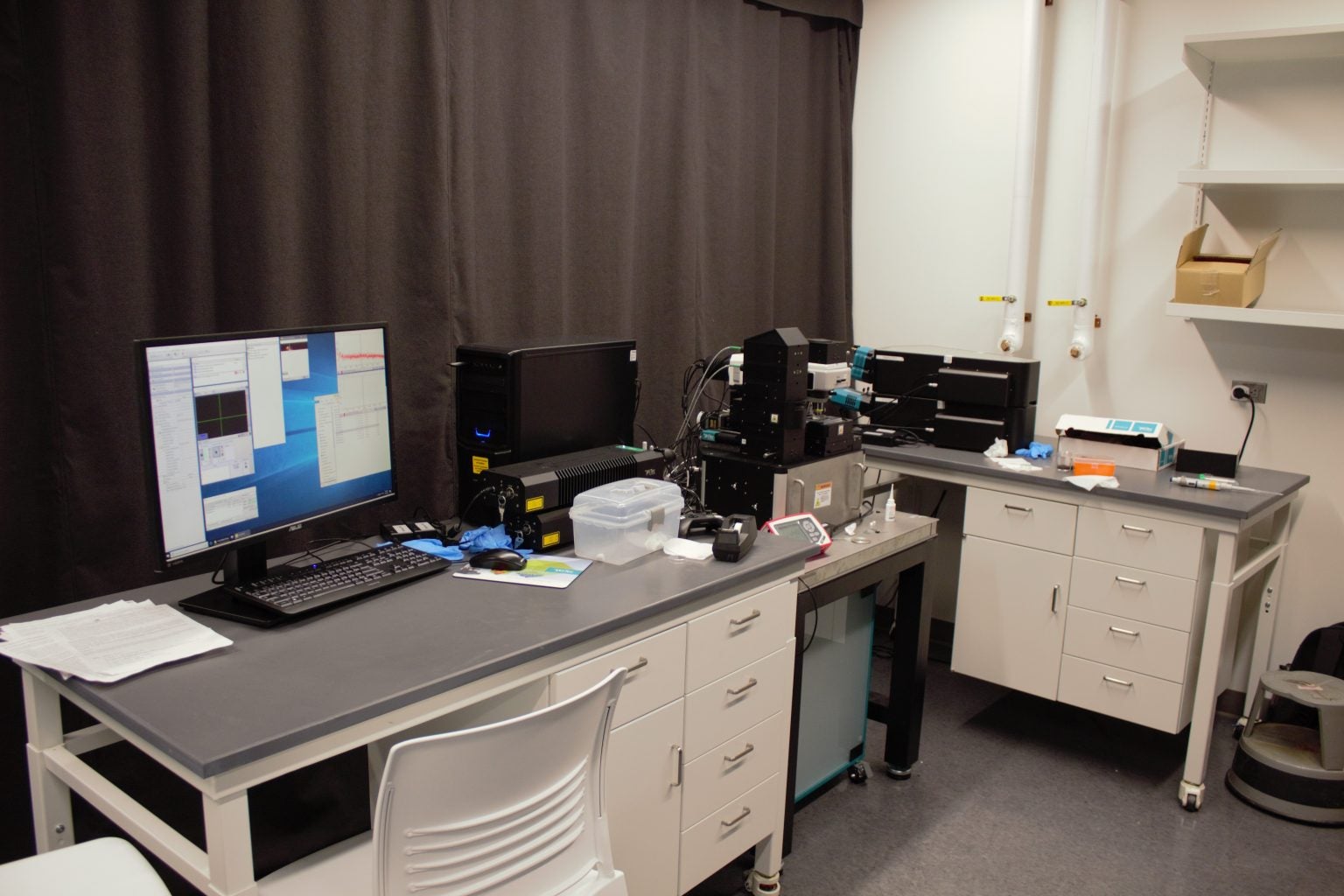 Confocal Raman Microscope – R.I. Consortium for Nanoscience and ...